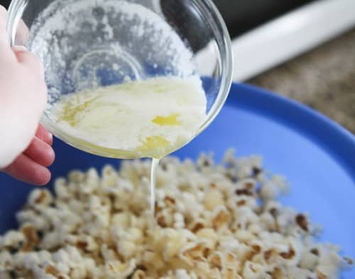 Snickerdoodle Popcorn with White Chocolate Drizzle | Picky Palate