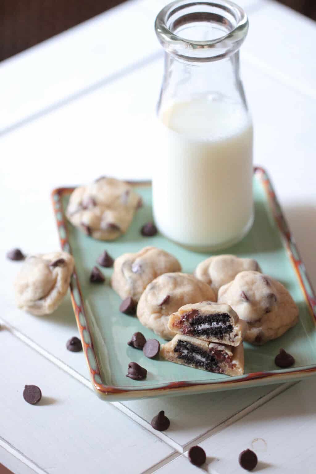 Itty Bitty Oreo Stuffed Chocolate Chip Cookies | Best Cookies Recipe