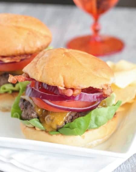 Sriracha Ranch Bacon Cheeseburger | The Best Cheeseburger Recipe