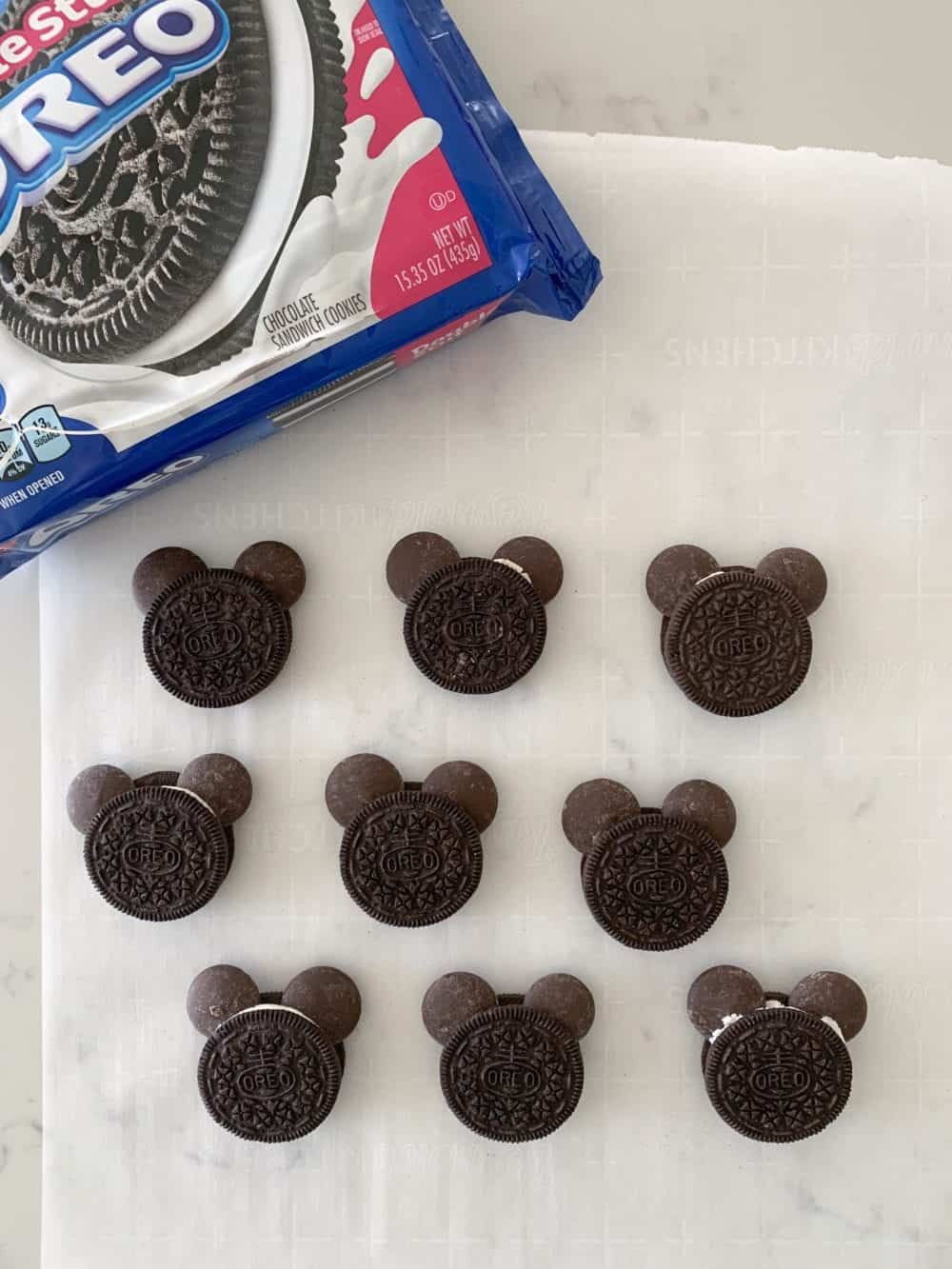 Micky Mouse Chocolate Covered Oreo Pops | Disney Dessert Recipe