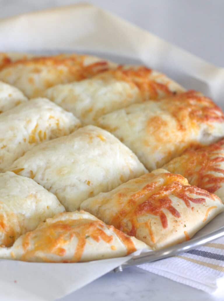 Homemade Cheesy Pizza Bread | Easy Appetizer Recipe for a Party