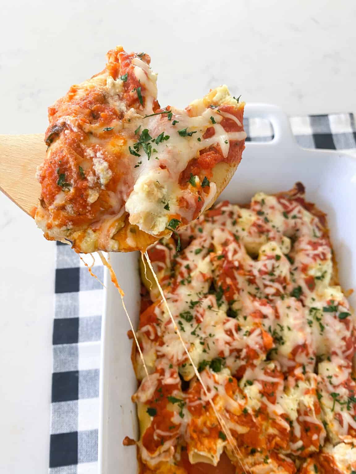 Chicken Pesto Stuffed Shells - Easy Baked Chicken Pesto Pasta!