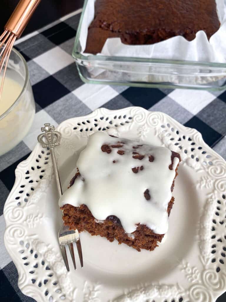 Homemade Gingerbread Cake - Easy Gingerbread Cake